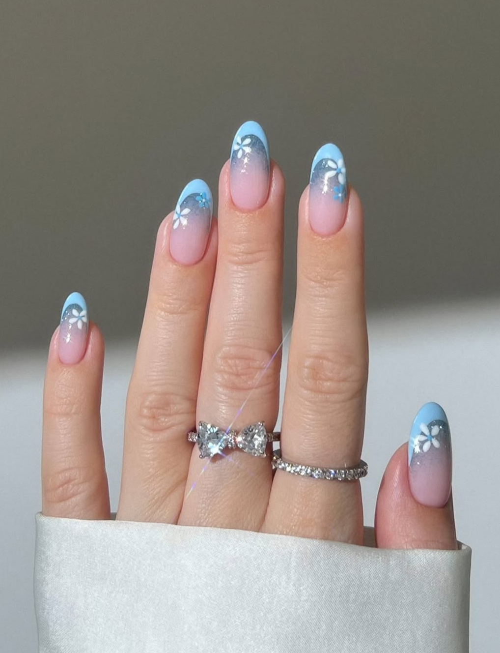 Almond Blue Spring Nails: The Trend That’s Blooming This Season - The ...